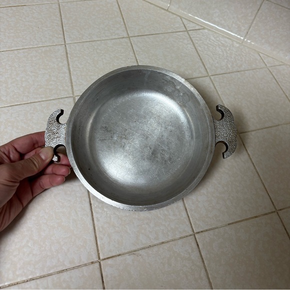 Kitchen | Vintage Guardian Service Cookware Heavy Hammered Aluminum Pan ...
